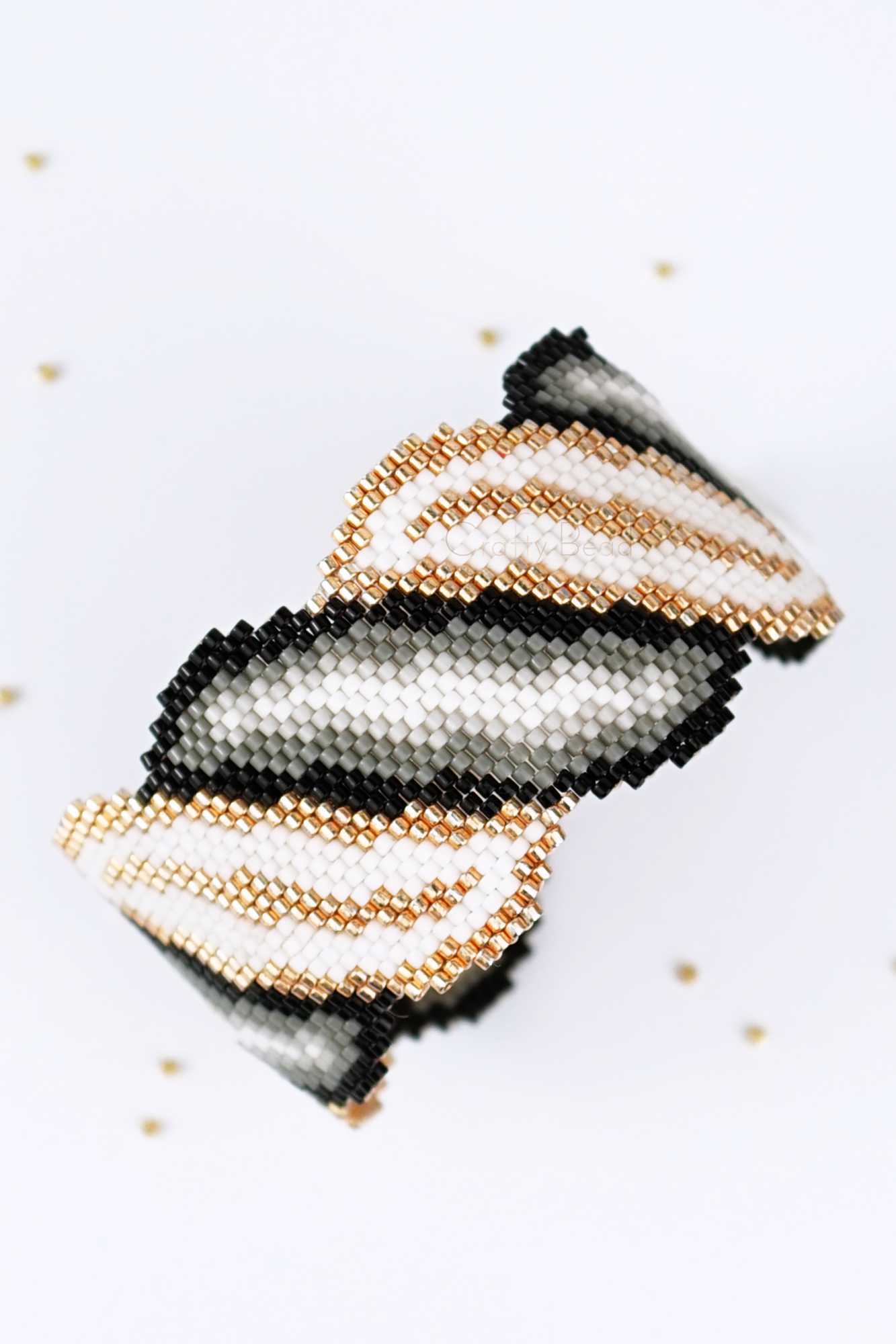 Silky Scroll - combined stitches bracelet pattern
